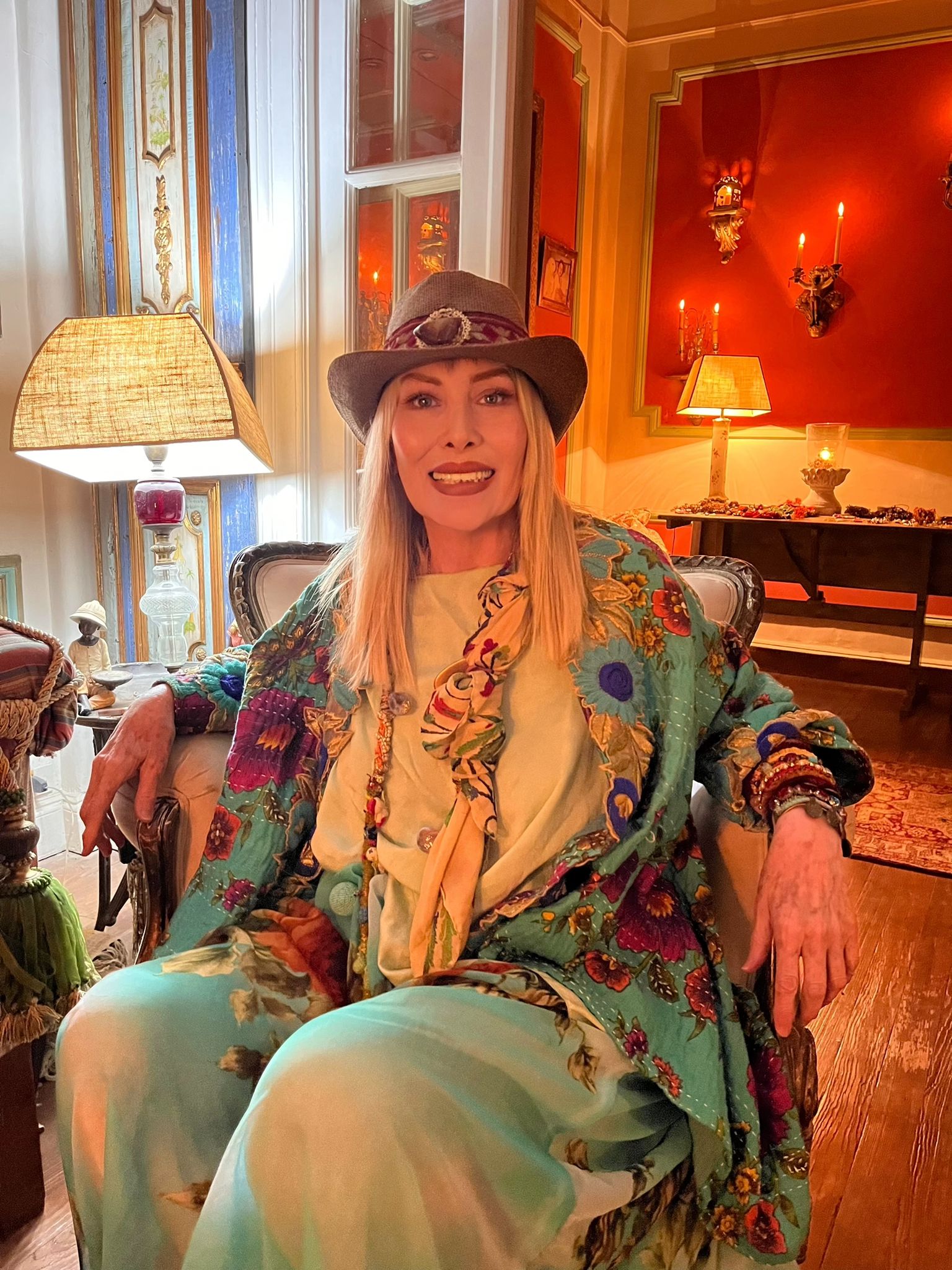 Bea Carabio: la Artista Visual creadora de mundos | Editorial Francesca